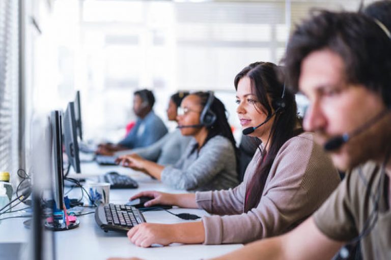 ¿Qué elementos utiliza un Operador Telefónico en su Trabajo? - LinkSolution