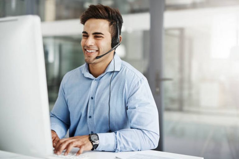 ¿Qué elementos utiliza un Operador Telefónico en su Trabajo? - LinkSolution